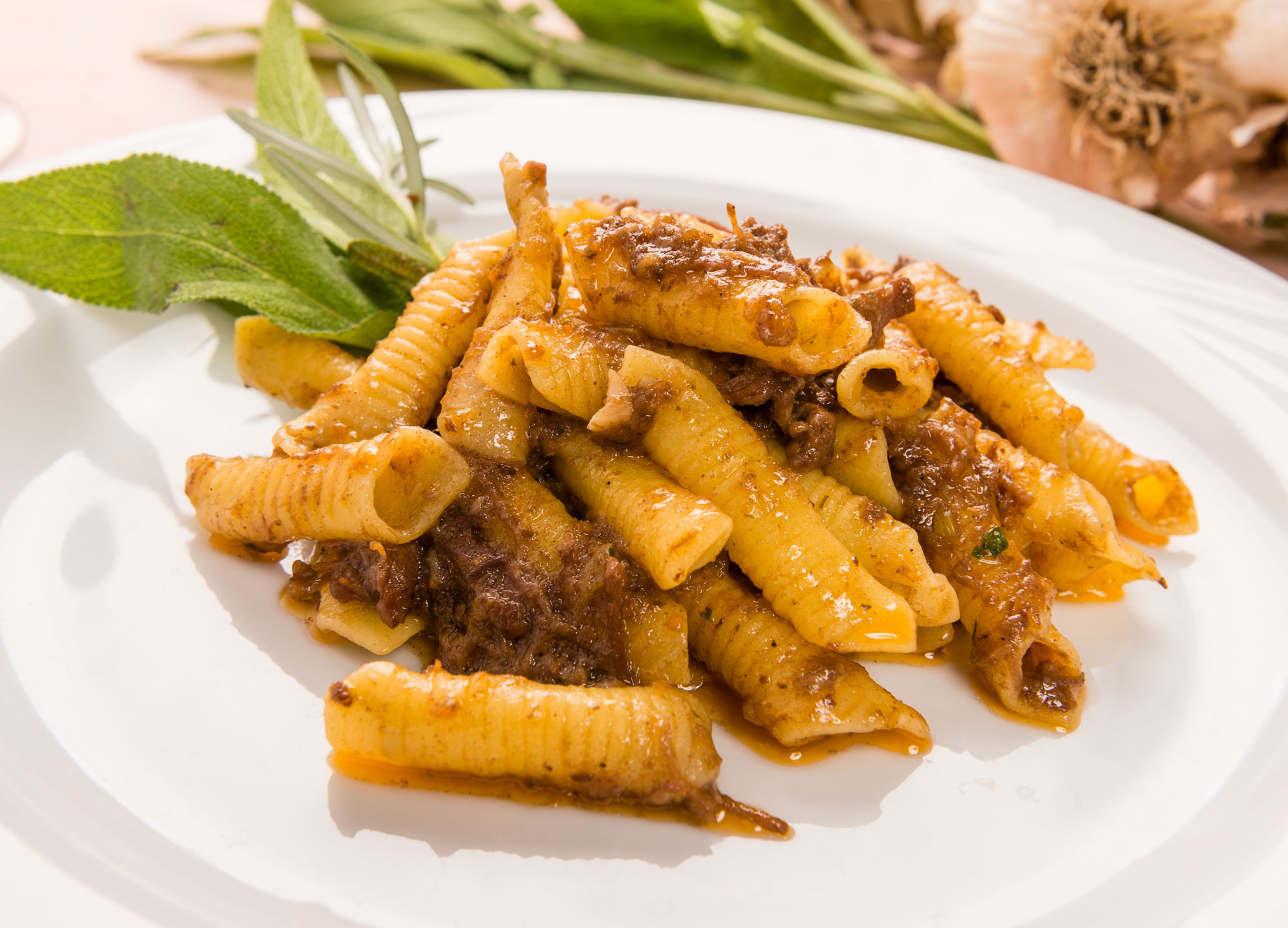 Maccheroni al pettine con ragù di pollo - AL BARNARDON