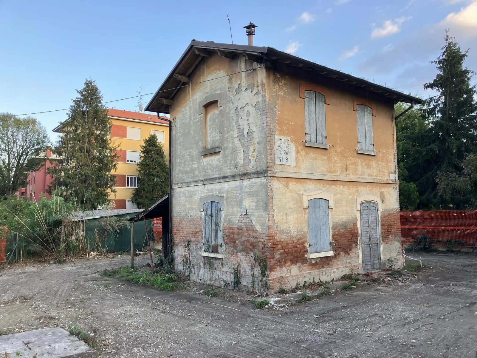 Mirandola - L'ex Casello Ferroviario diventerà il nuovo "Ufficio ...